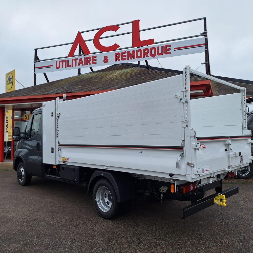 Iveco Daily 35C18HA8 3.0L 180ch BVA Benne coffre paysagiste gris - ACL ...